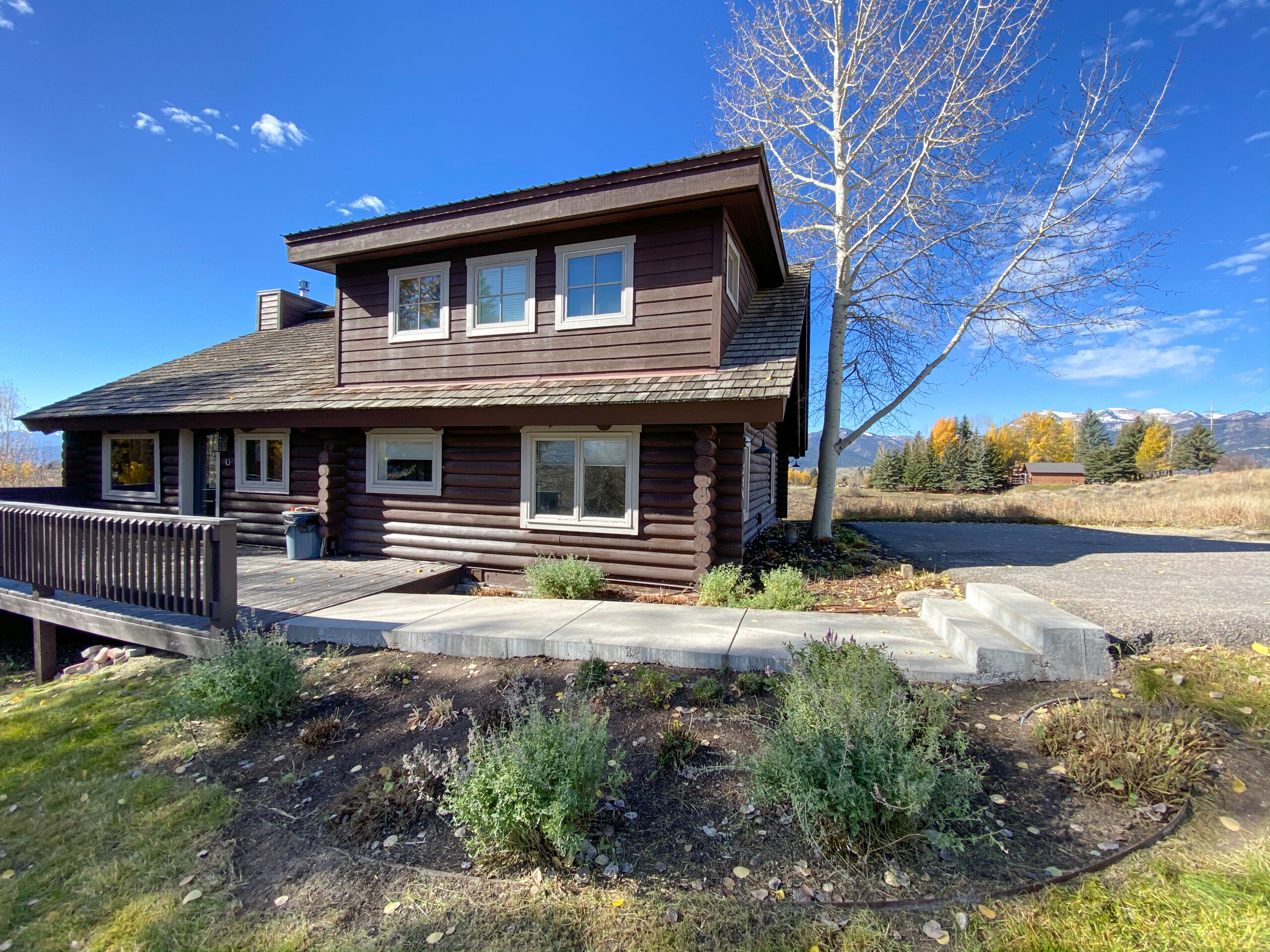 A closer look at 290 N Bar Y Road