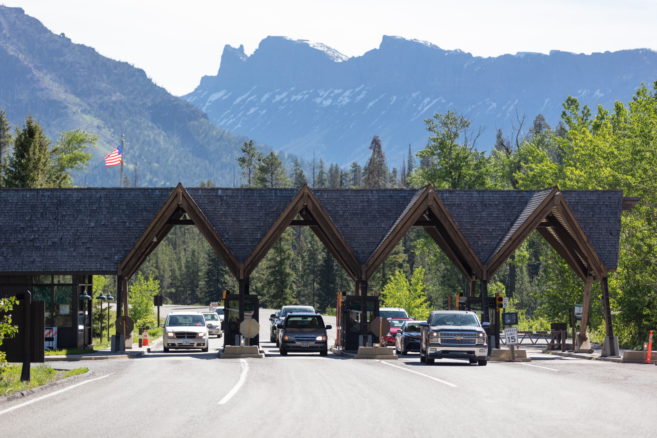 East entrance in YNP opens for the season