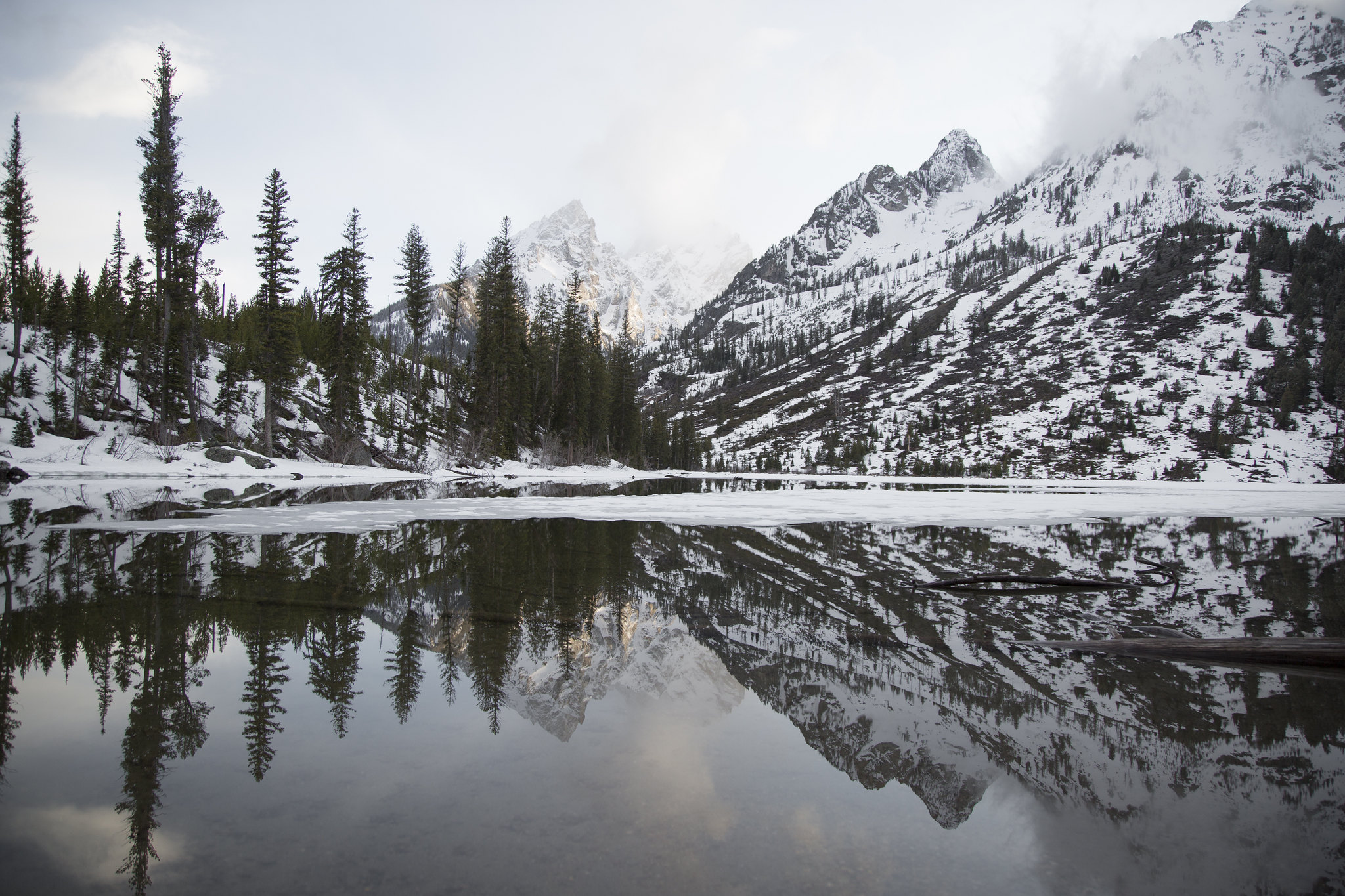 SNAPPED: Not quite Spring on String and Jenny Lakes