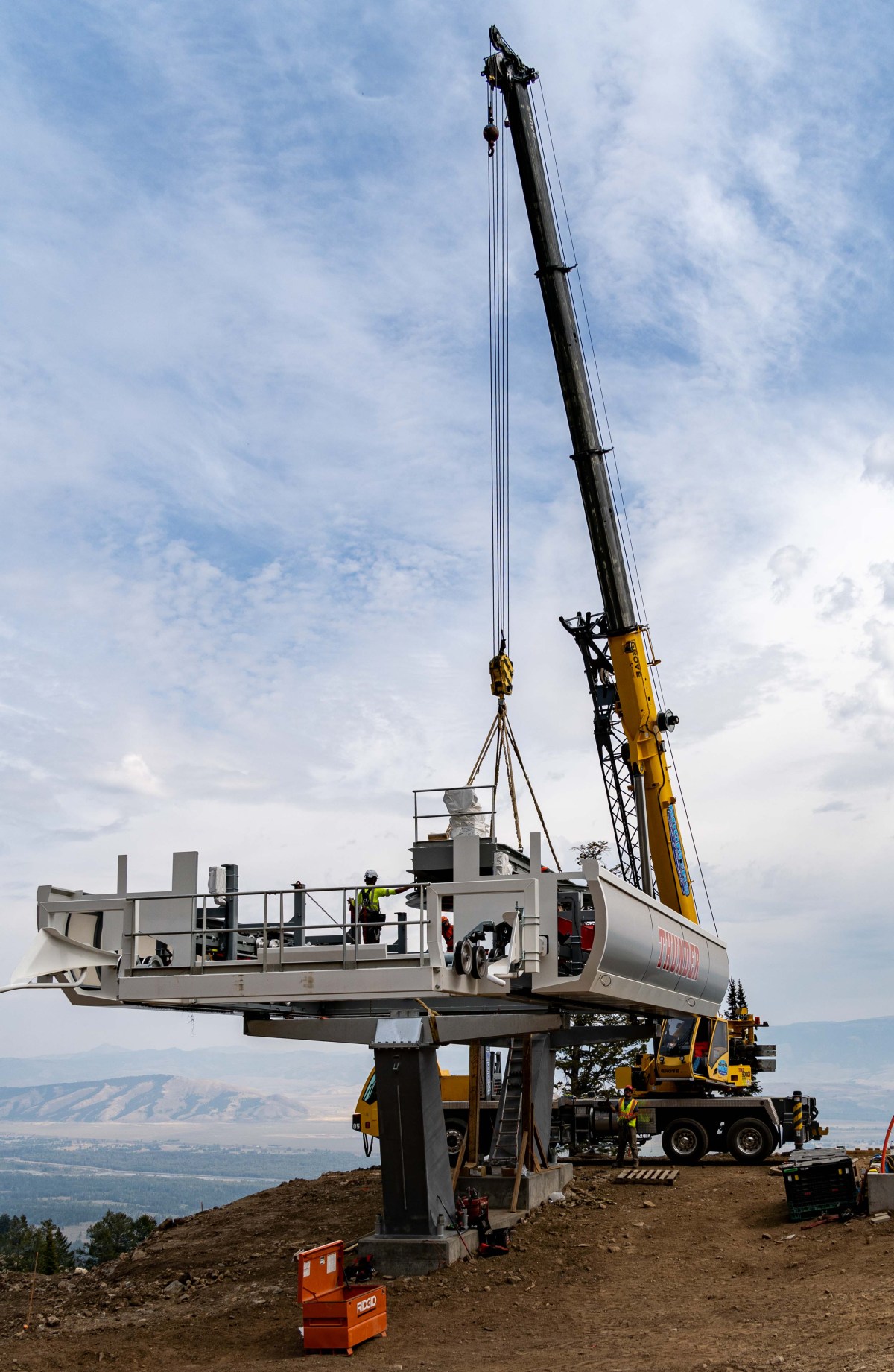 SNAPPED: New Thunder lift going up