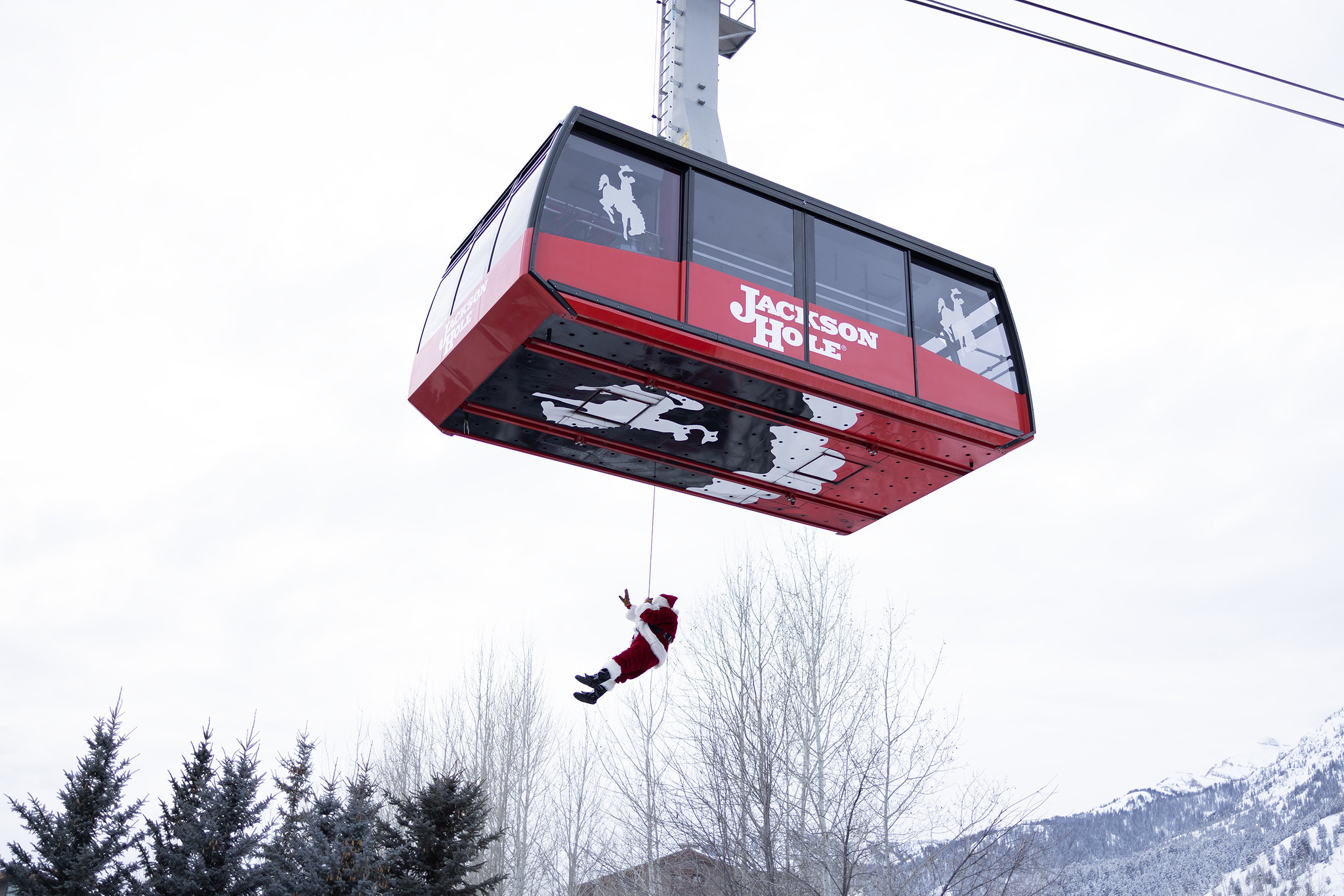 SNAPPED: Santa drops in on ski resort