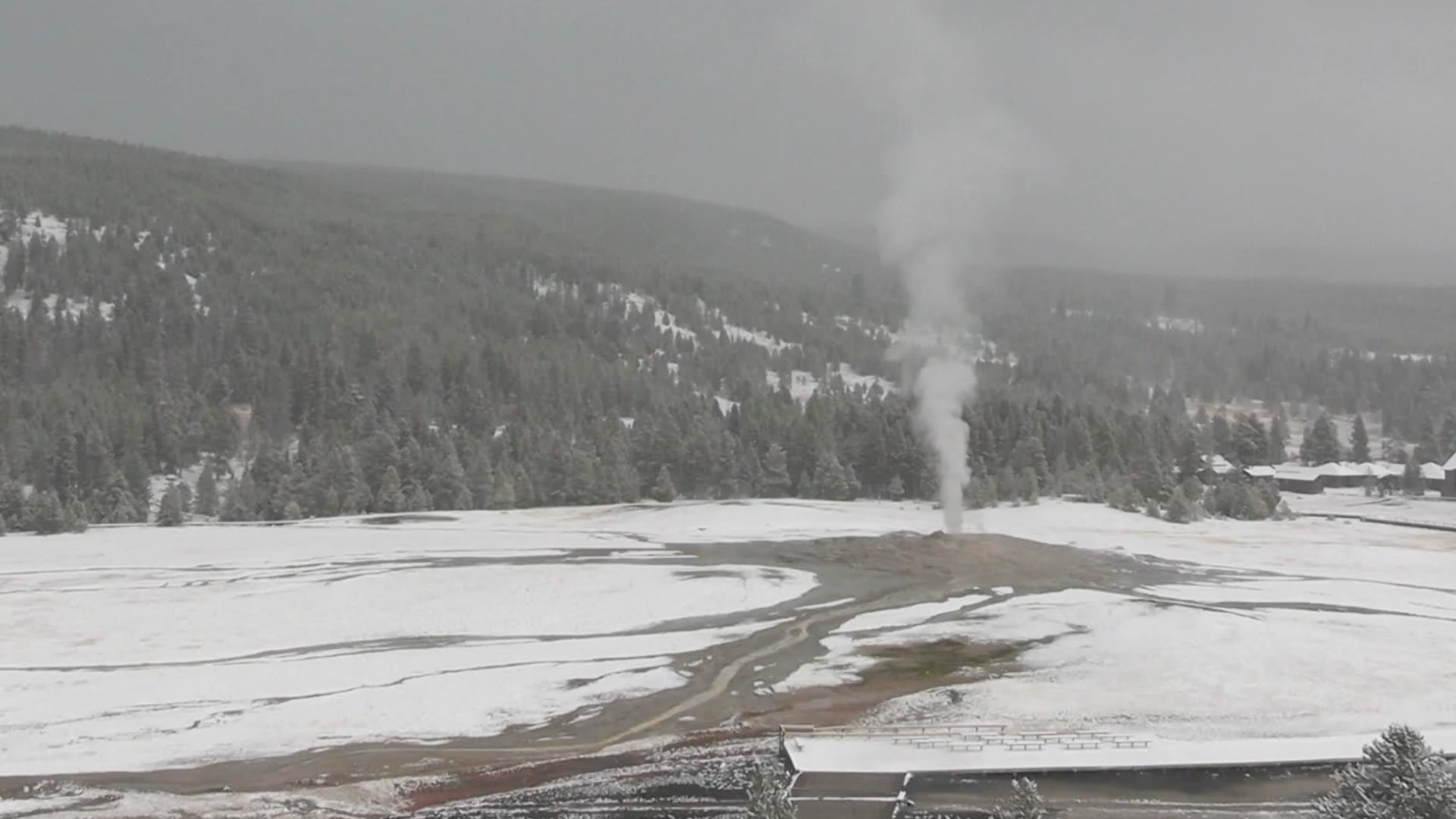 Yellowstone roads closed due to 30+ car accidents in snow, ice